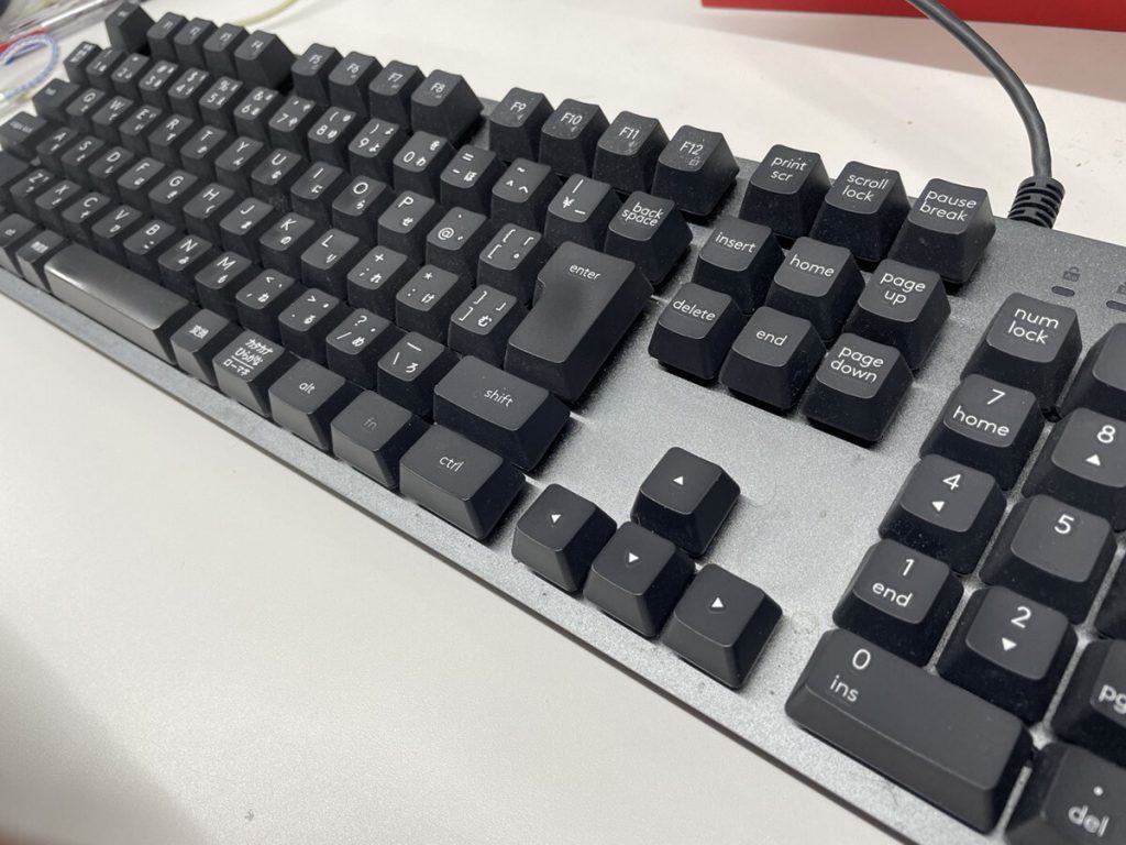 Logicool K840 Mechanical Keyboardキーボードのレビュー！使ってみた感想は「打鍵音は少しうるさいかもだけど仕事の相棒にぴったり」と感じた | デジタルガジェットライフ