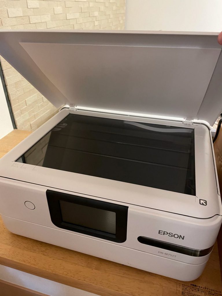 エプソン カラリオ EP-883Aプリンターのレビュー！使ってみた感想は「インテリアになじむようなシンプルなデザインが良い」と感じた | デジタルガジェットライフ