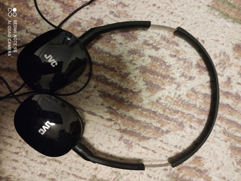 JVC HA-S160 FLATSヘッドホンのレビュー！使ってみた感想は「コンパクトで軽いのでおうち時間が楽しくなる」と感じた