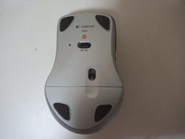 Logicool M560ワイヤレスマウスのレビュー！使ってみた感想は「仕事の持ち運び用に便利」と感じた