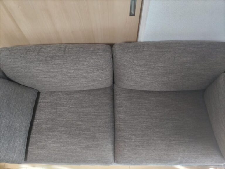 『ニトリ 3人用布張りソファ(CA10 DR-DMO)』のレビュー！使ってみた感想は「くつろぎタイムで癒やしの時間」と感じた